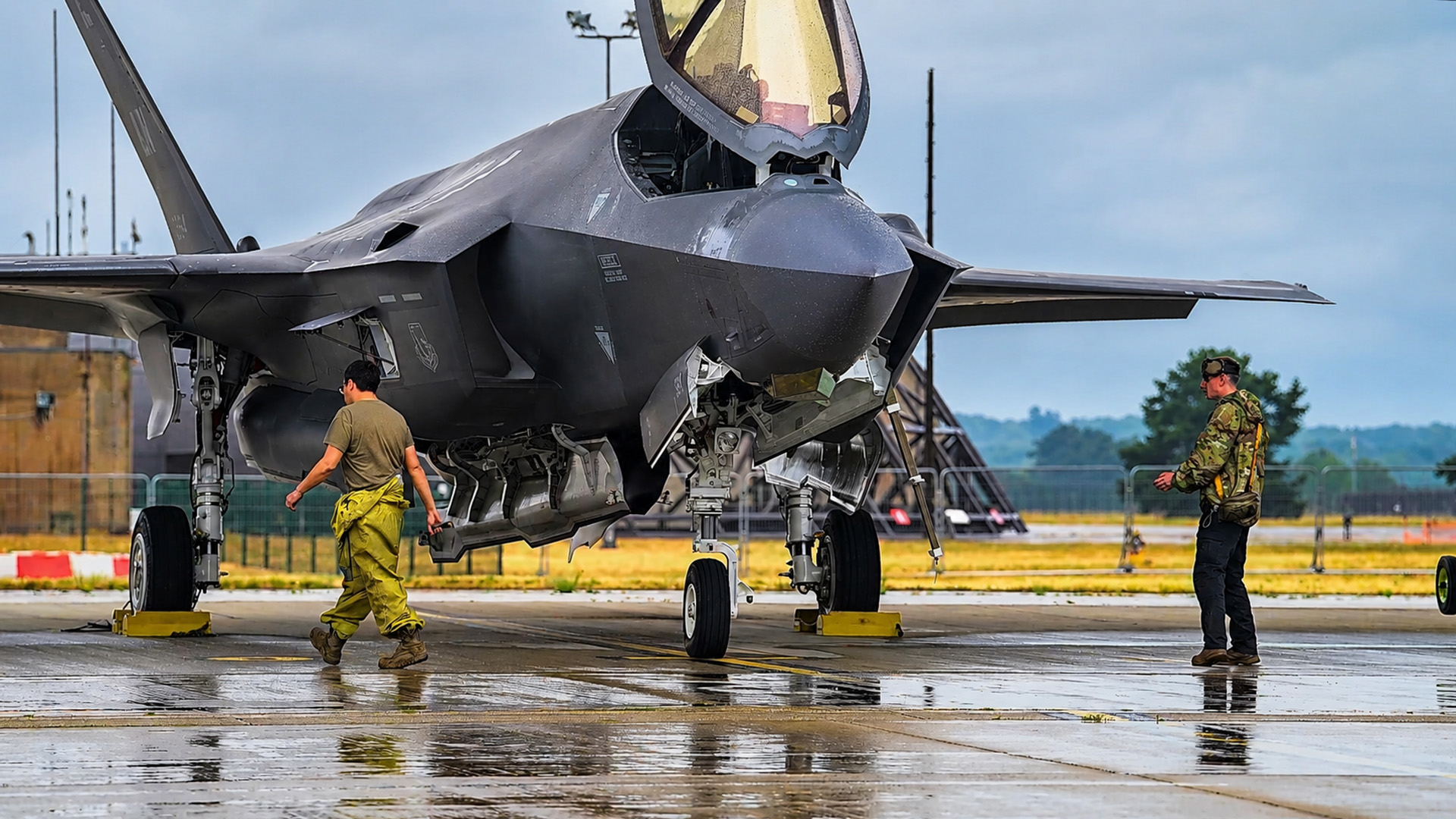 Amerikaanse vliegers maken F-35's gereed voor RAFL26
