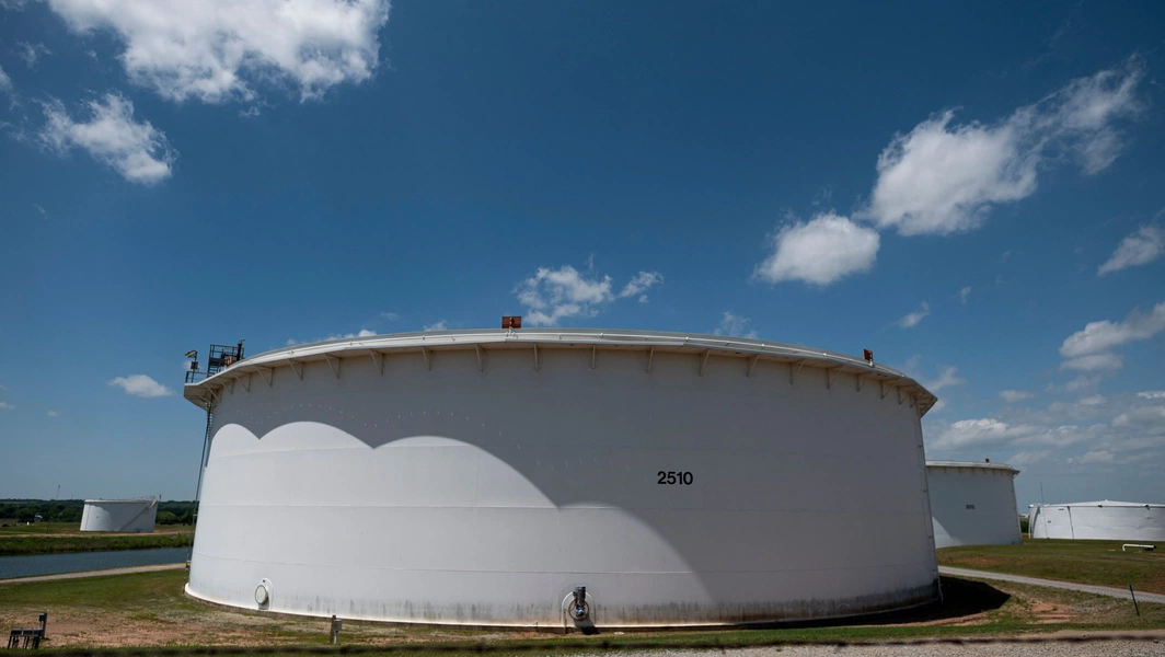 Oil executives warn White House of $5 gas risk as reserves near ...