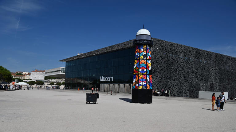 À 1h30 de Paris, ce musée met à l’honneur Mossi Traoré, célèbre icône ...