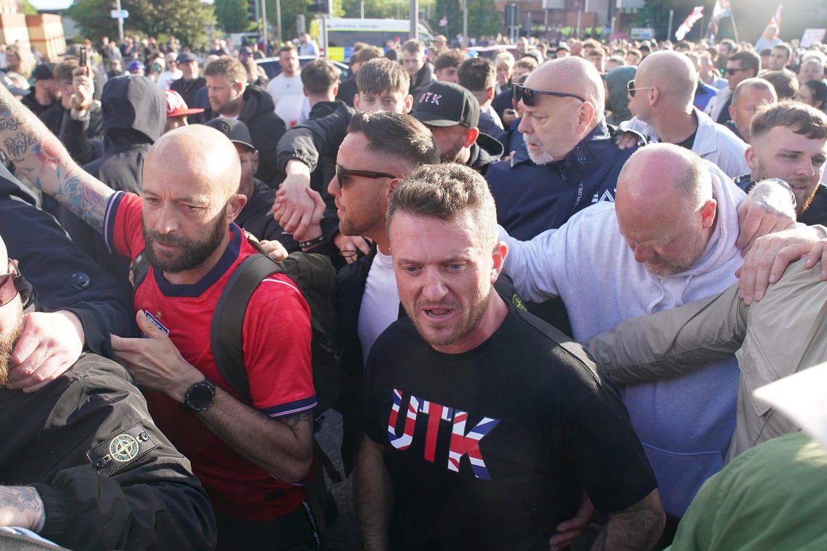 Oxford Union to host Tommy Robinson for debate despite outcry