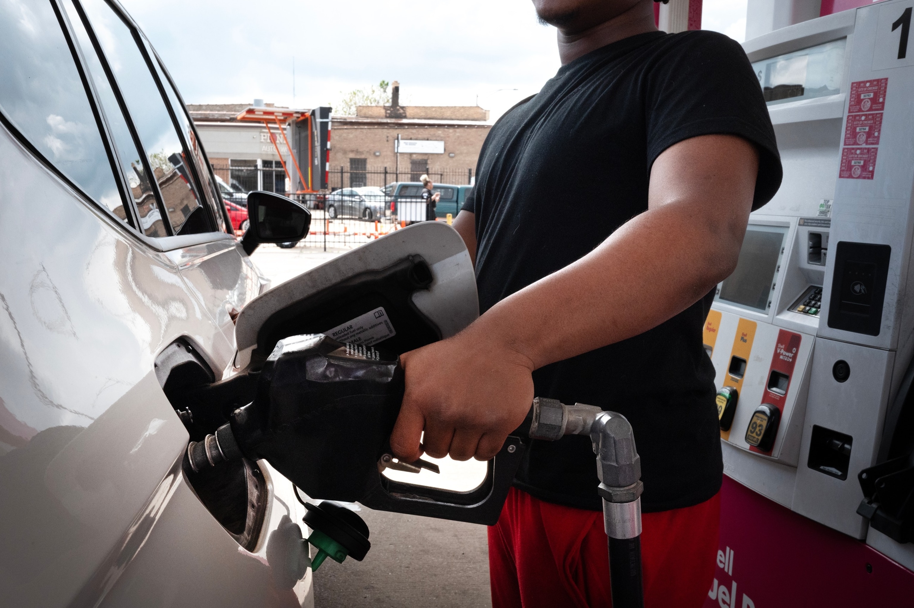 Gas prices are falling toward $4 a gallon but outlook uncertain ...
