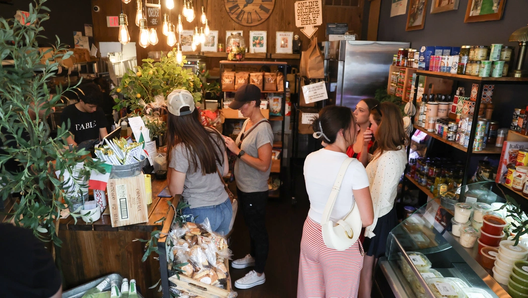 Rising fast-food costs drive diners to sit-down alternatives