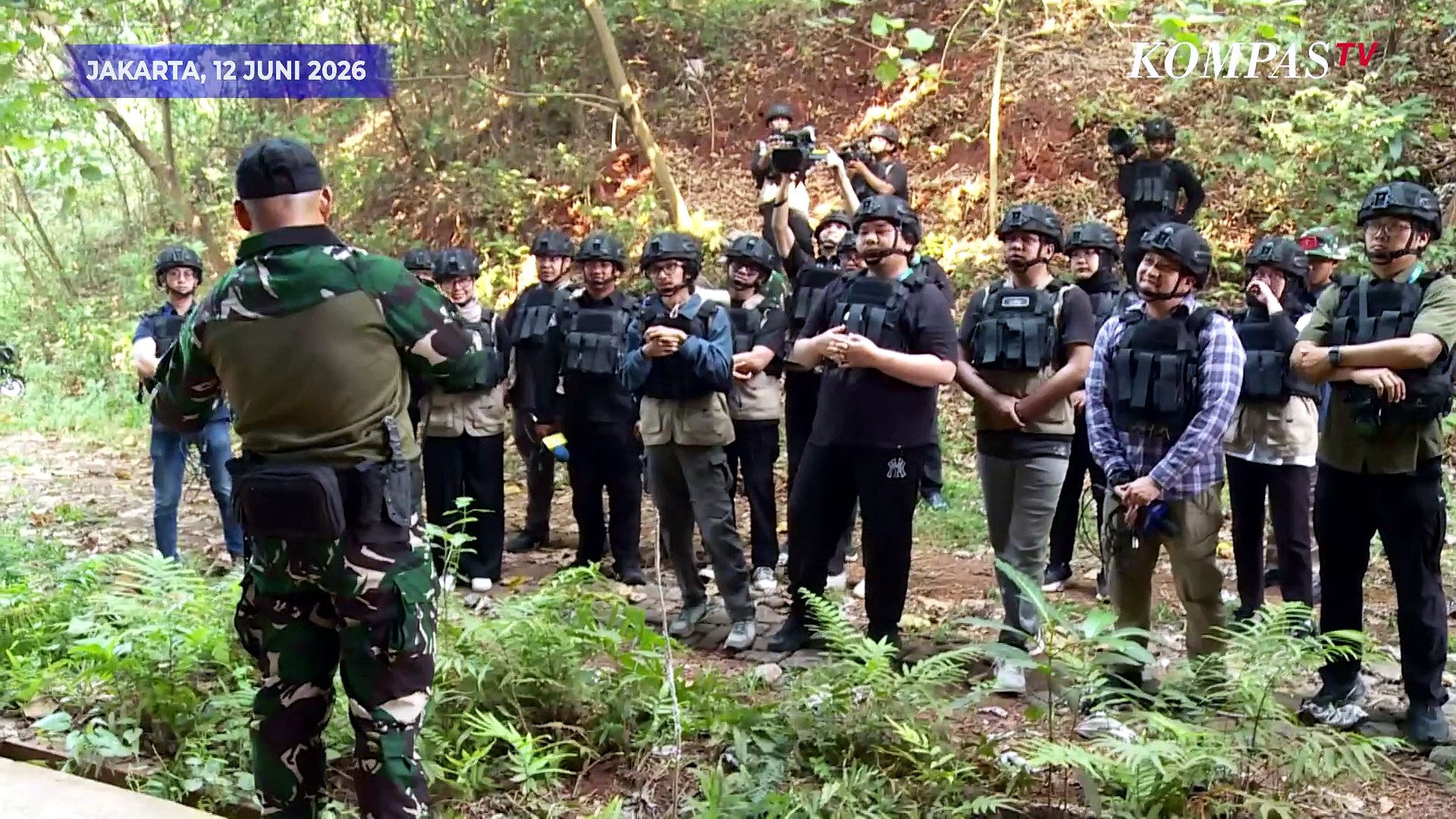 Melihat taktik pertempuran jarak dekat prajurit Brigade Parako Pasgat TNI