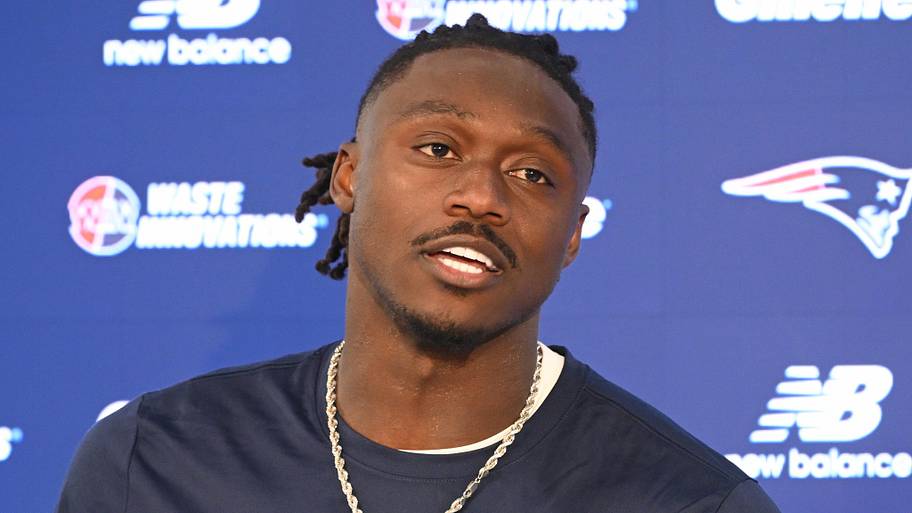A.J. Brown avoided answering question Eagles fans had regarding his message