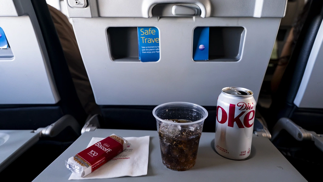 7-passenger drink orders flight attendants dislike