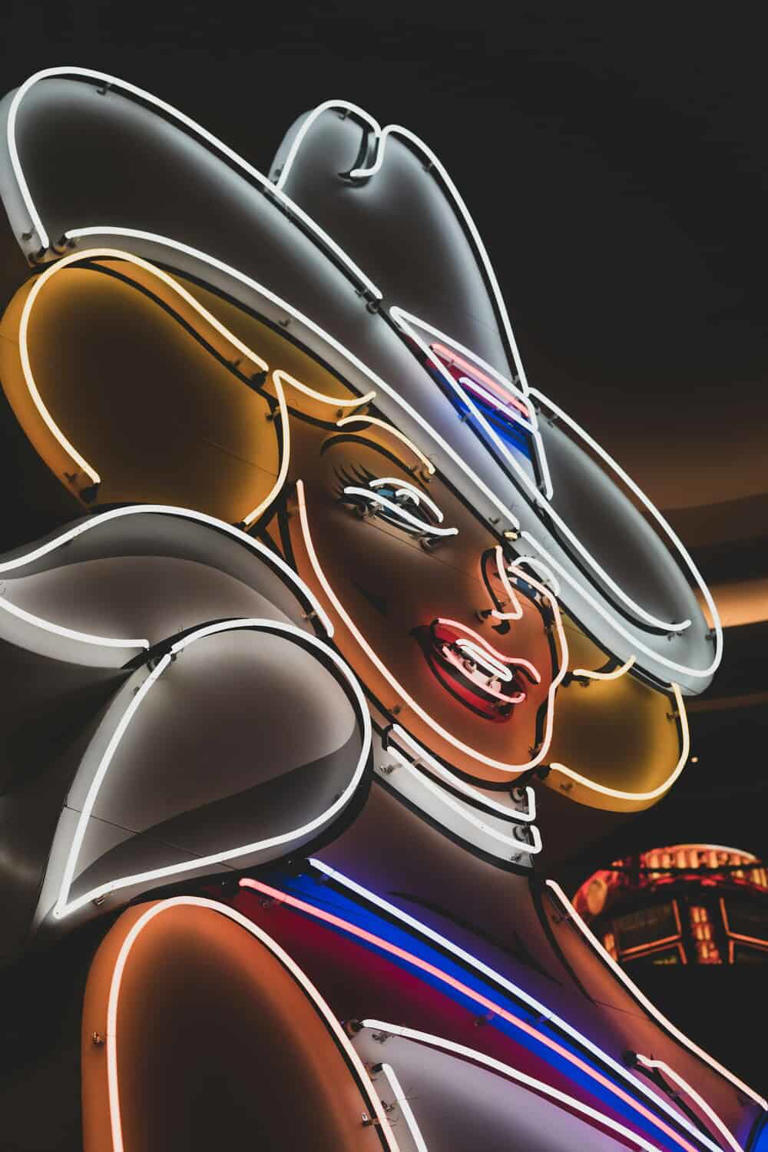 16 classic things to do in downtown Las Vegas: The best of old Vegas ...