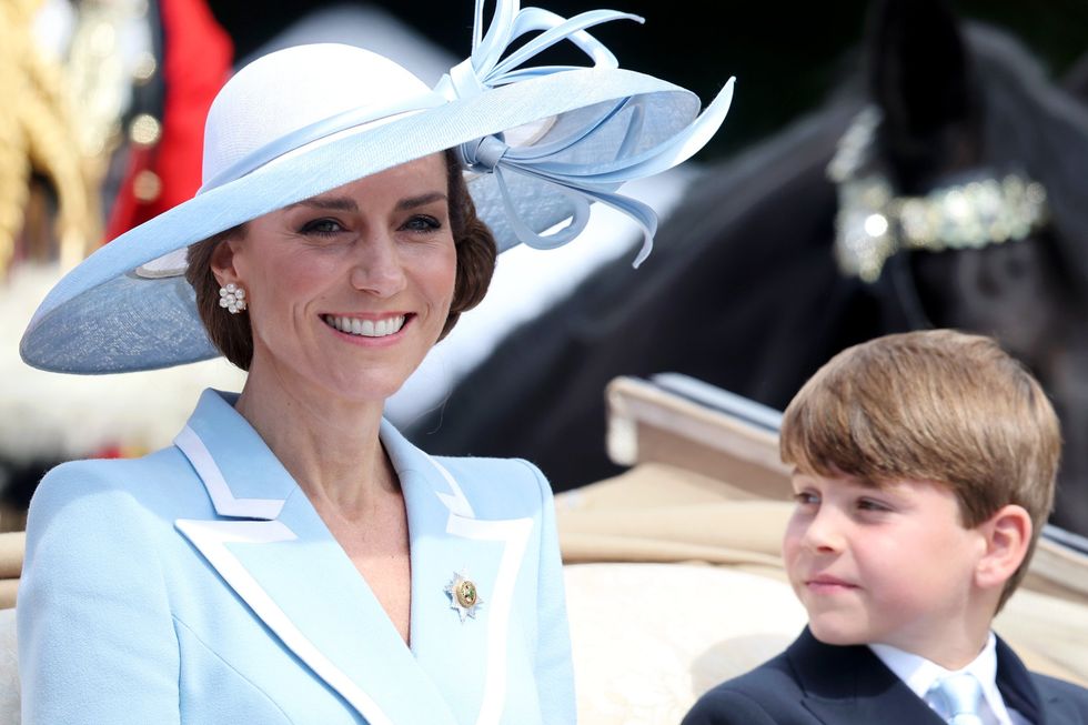 Prince Louis, Prince George and Princess Charlotte wave to crowds ...