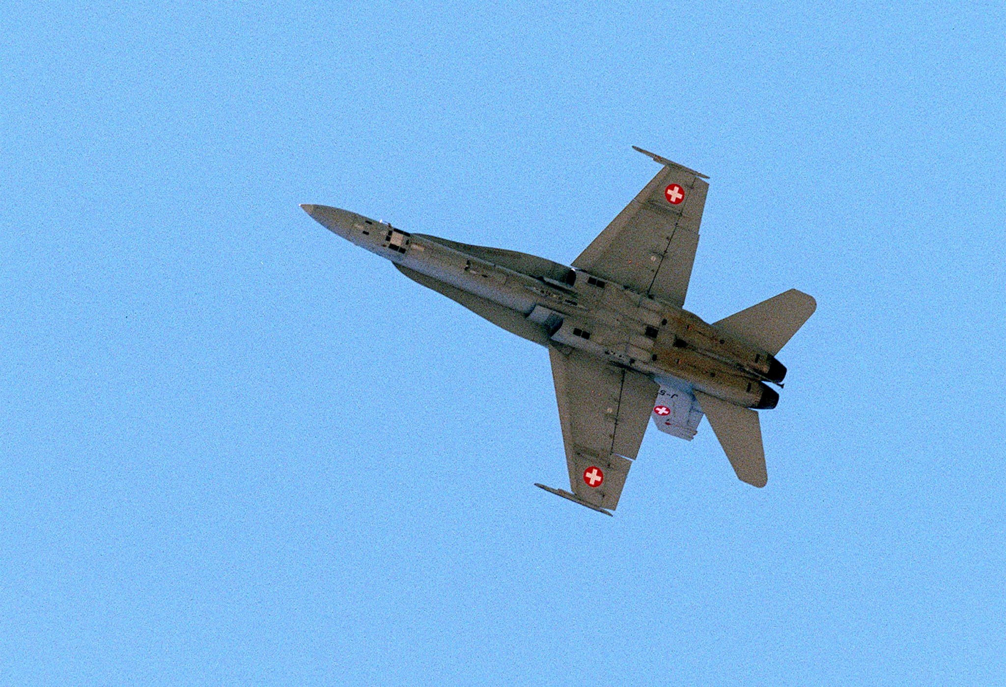 Des F/A-18 ont survolé le Léman vendredi