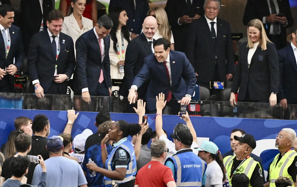 Rubio and Newsom share VIP box at US World Cup opener