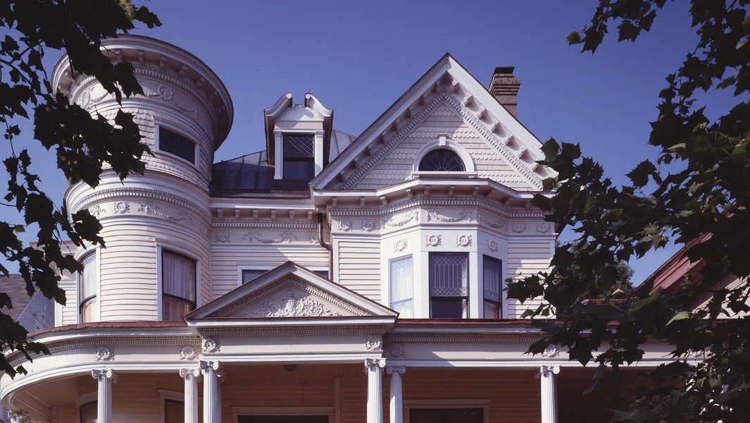 Exploring the craftsmanship of Victorian homes