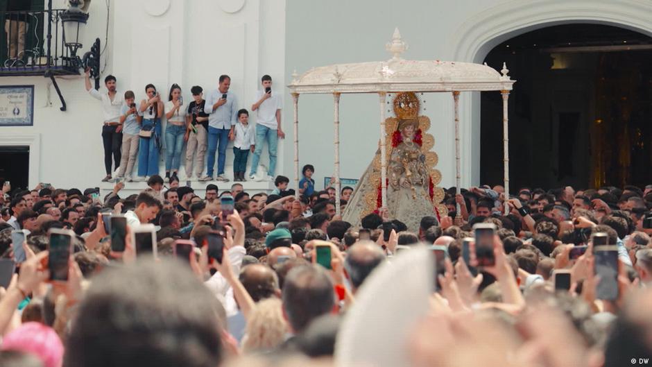 El Rocío: Where young and old celebrate their faith