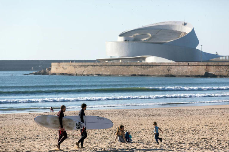Praias de Matosinhos com 600 cadeiras e espreguiçadeiras gratuitas ...