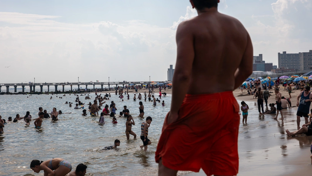 Heat advisory persists as Carolinas face extreme temperatures
