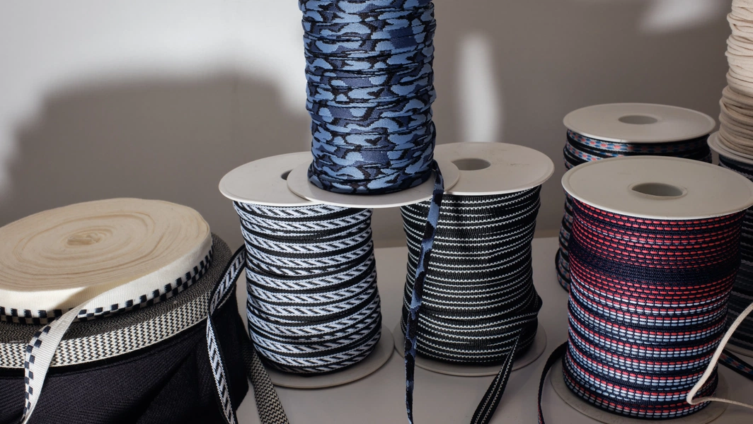 DIY fabric bag holders and handbag storage ideas