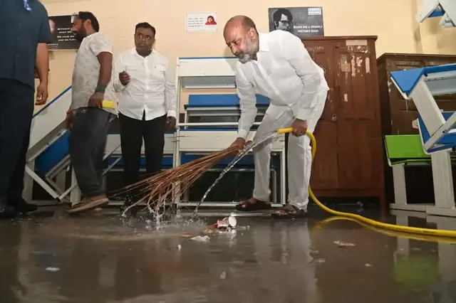 Bandi Sanjay takes part in Swachch Paathshala event in Sircilla