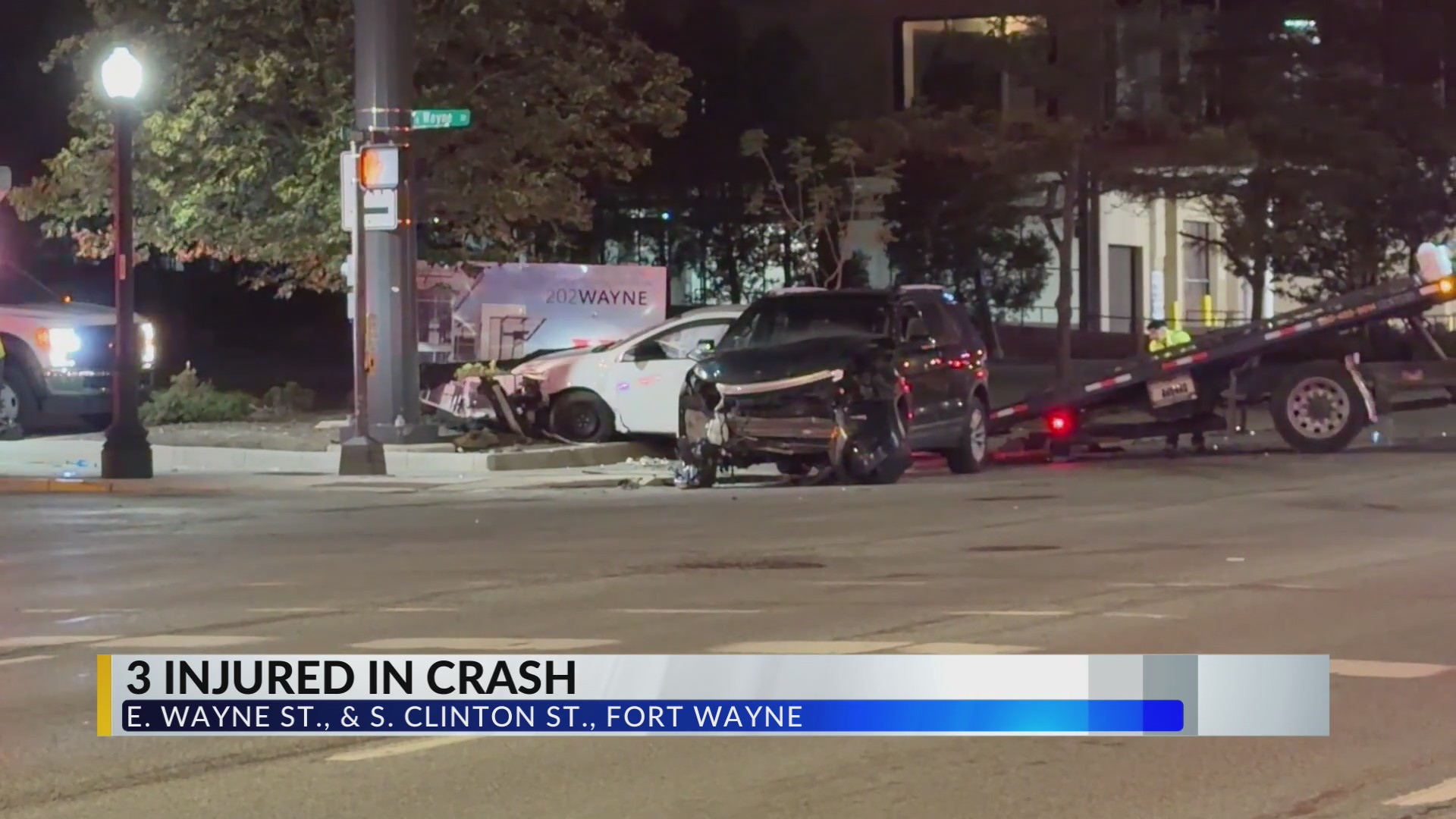 3 injured in early morning crash