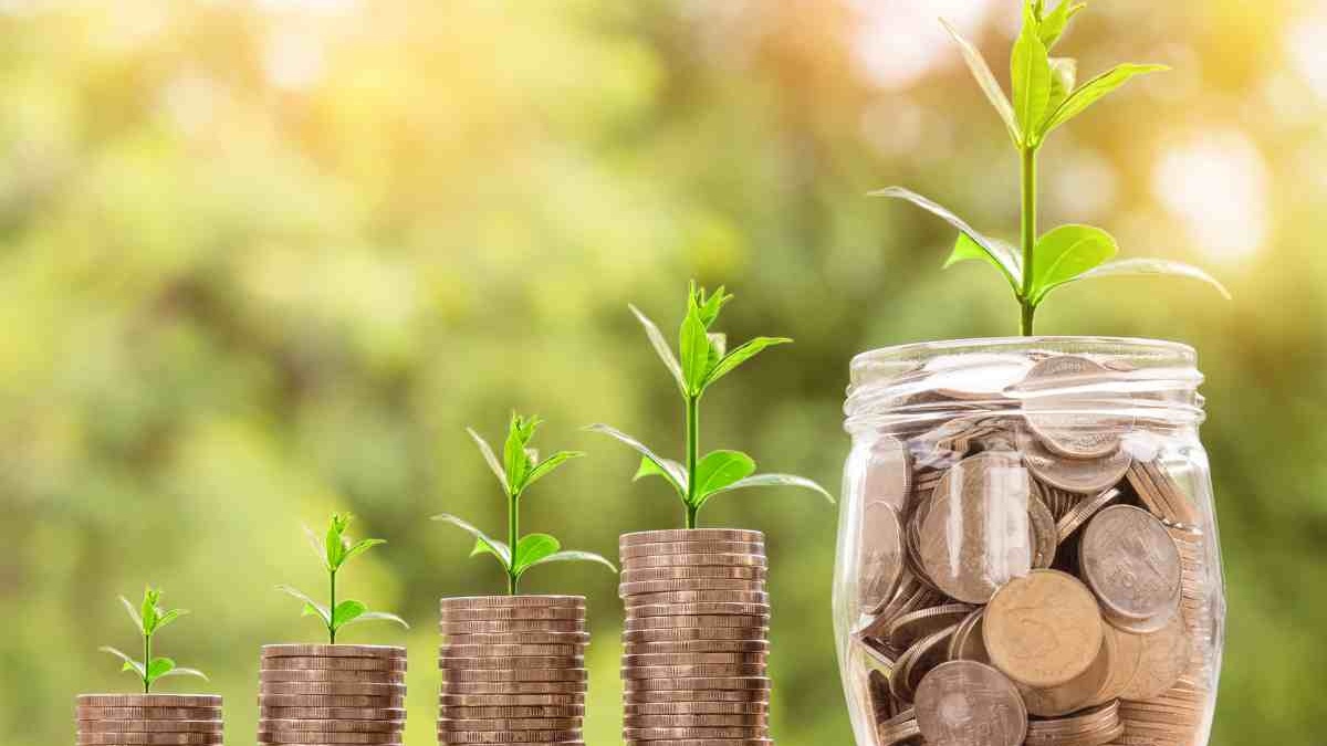 Money Basics the Middle Class Often Overlooks That Can Build Real ...