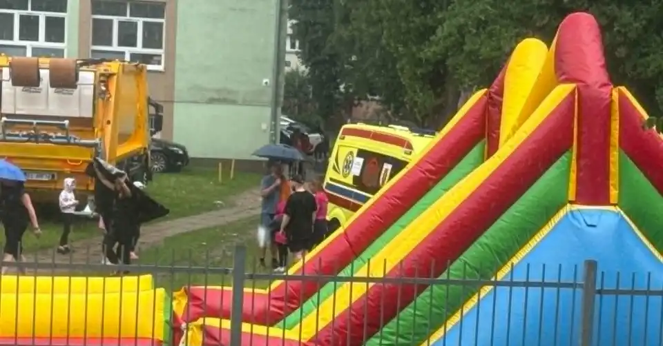 Wypadek podczas szkolnego pikniku w Szkole Podstawowej nr 84 w Łodzi. 9 ...