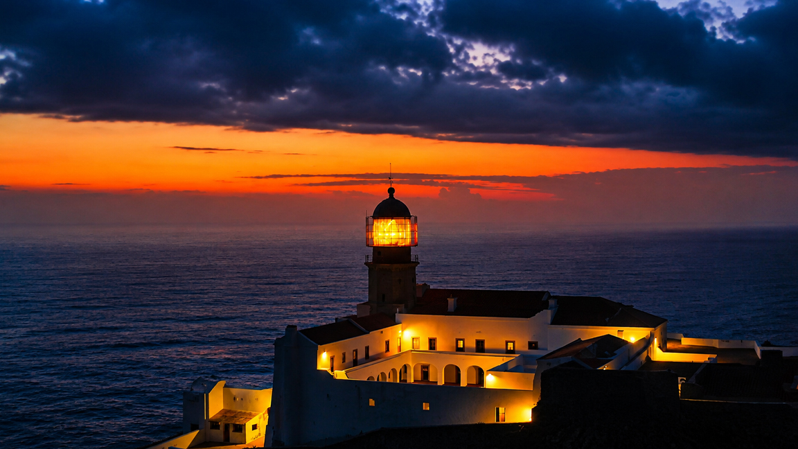 O farol que todos veem depois de escurecer