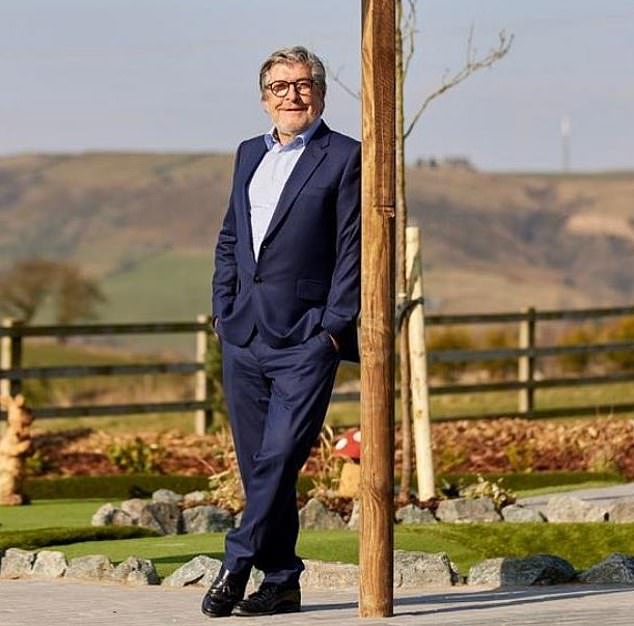 Millionaire tycoon who ran Magnet, American Golf, MFI and Bathstore ...