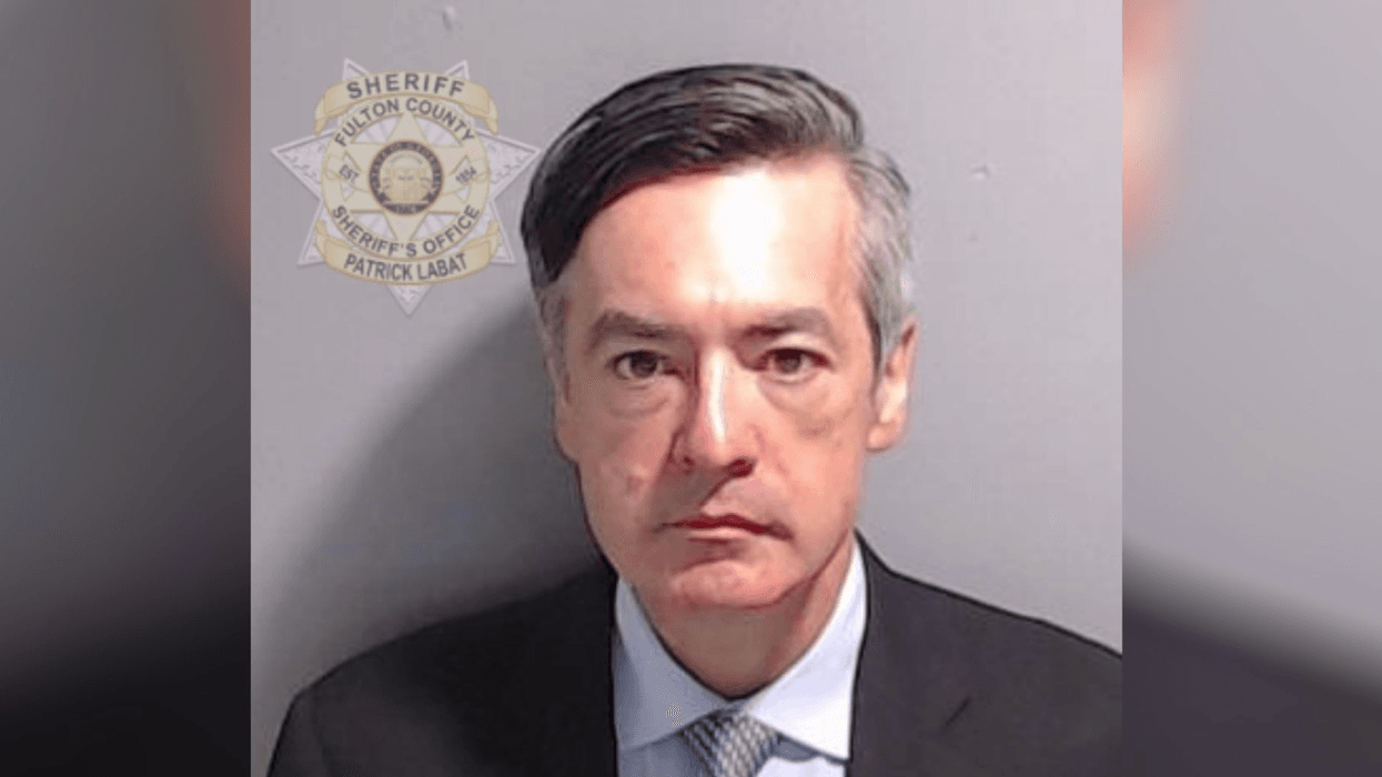 Convicted Trump lawyer gets to keep his license — thanks to Ron ...