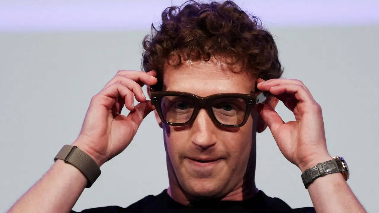As Meta's 8,000 layoffs hit middle managers hard, it reminds analysts ...