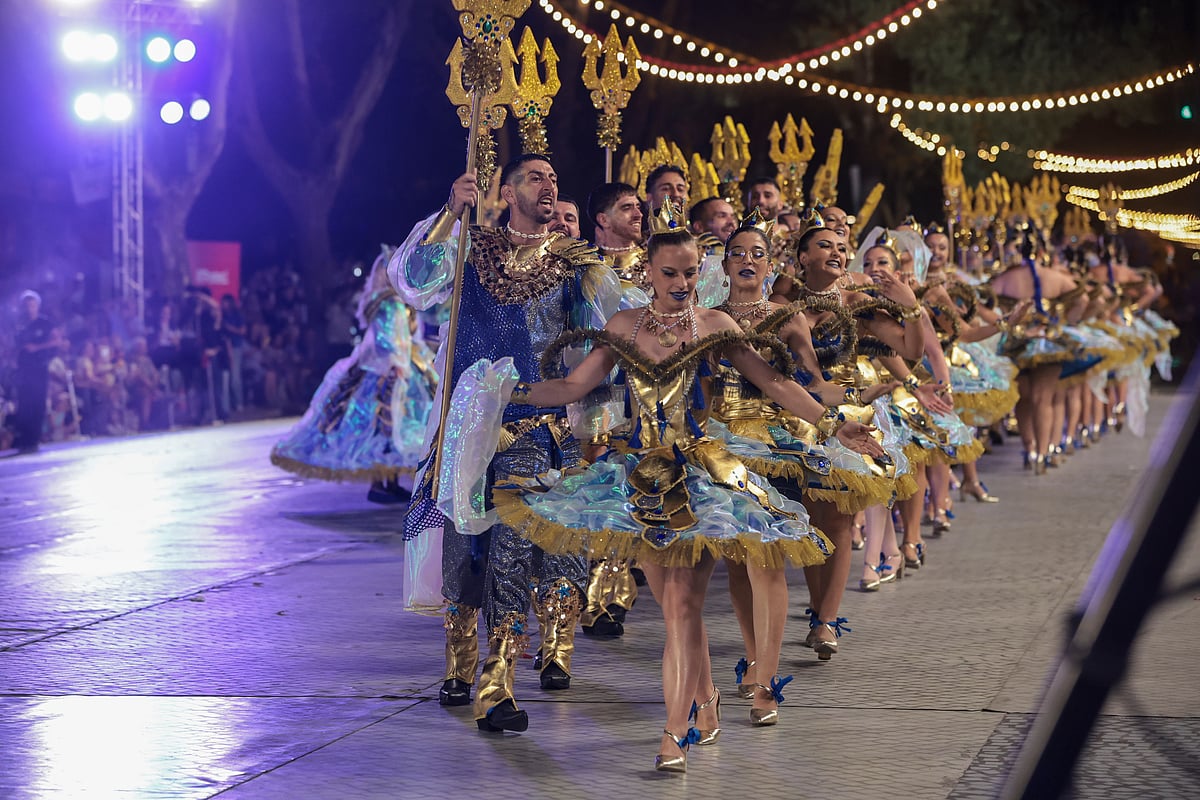 Fotogaleria. Marchas levaram cor à avenida e a vitória a Alfama