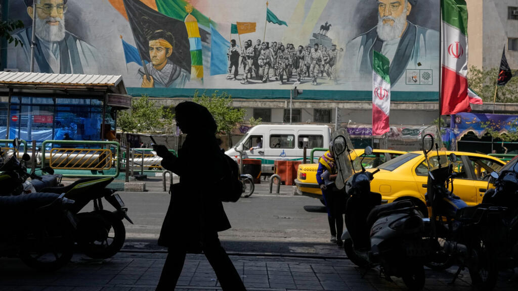 Middle East war live: US and Iran contradict each other on Sunday peace ...