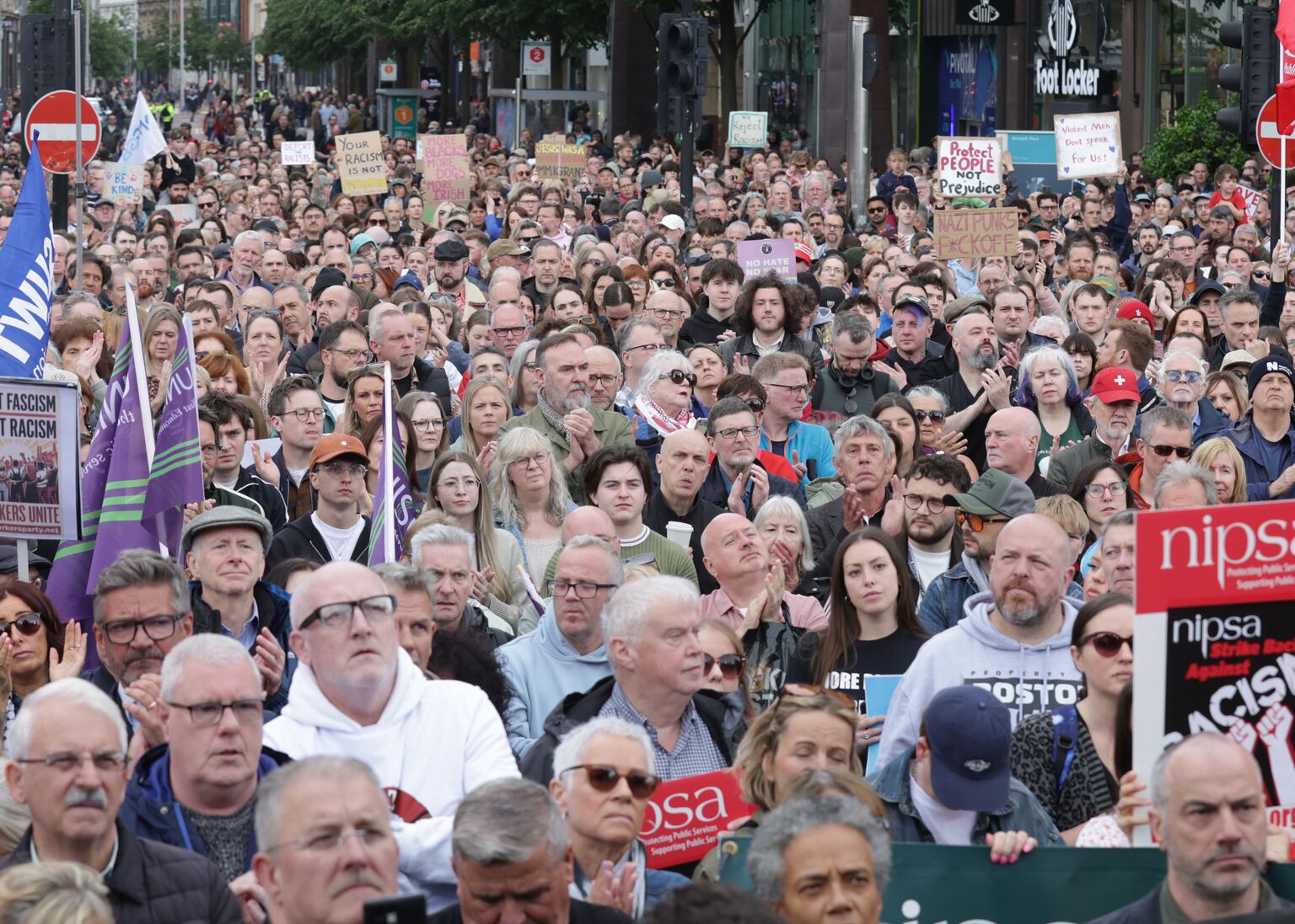 A striking demonstration of Belfast’s true céad míle fáilte - The Irish ...
