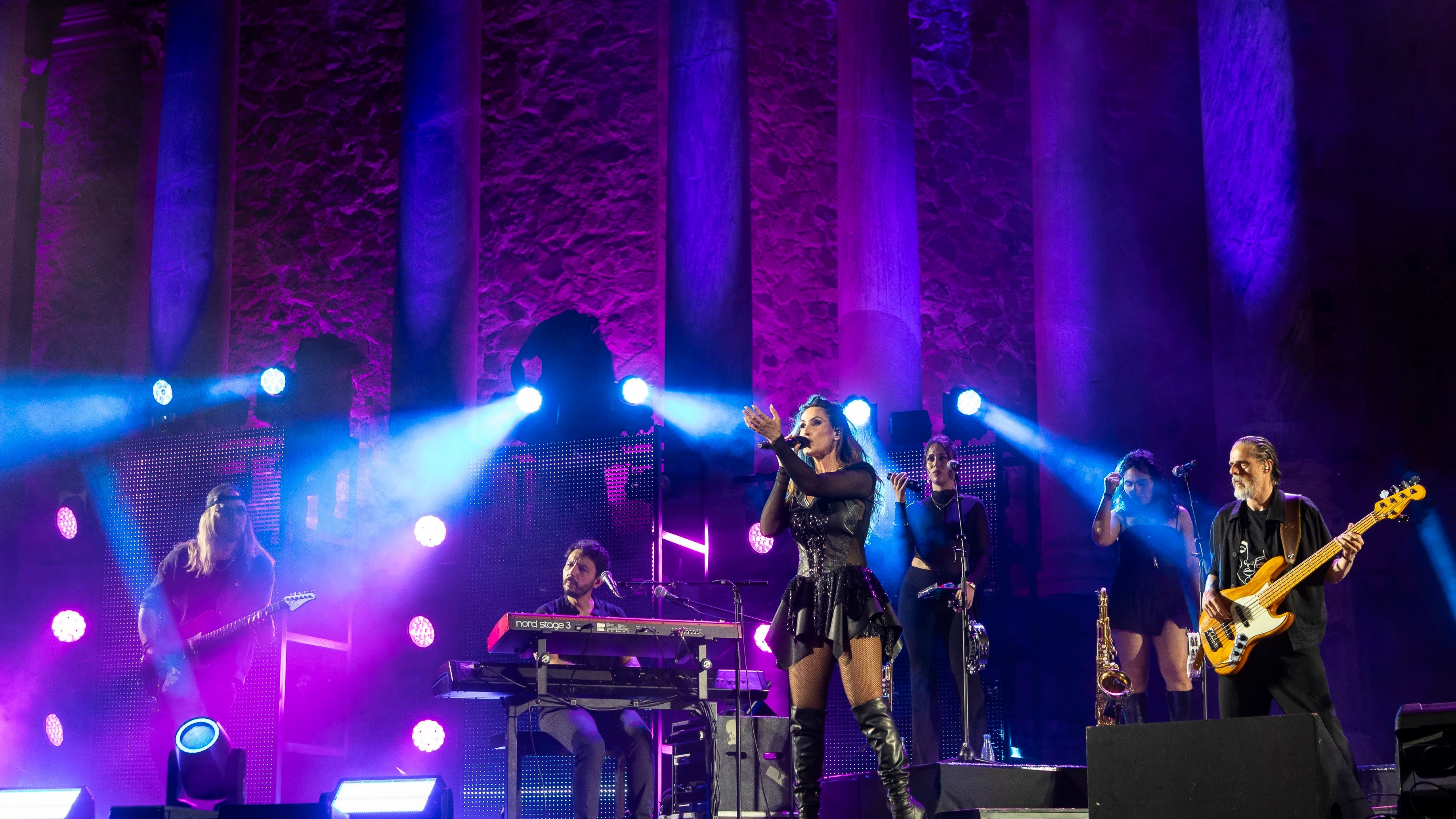 Malú triunfa en el Teatro Romano de Mérida al arrancar su "Quince Tour ...