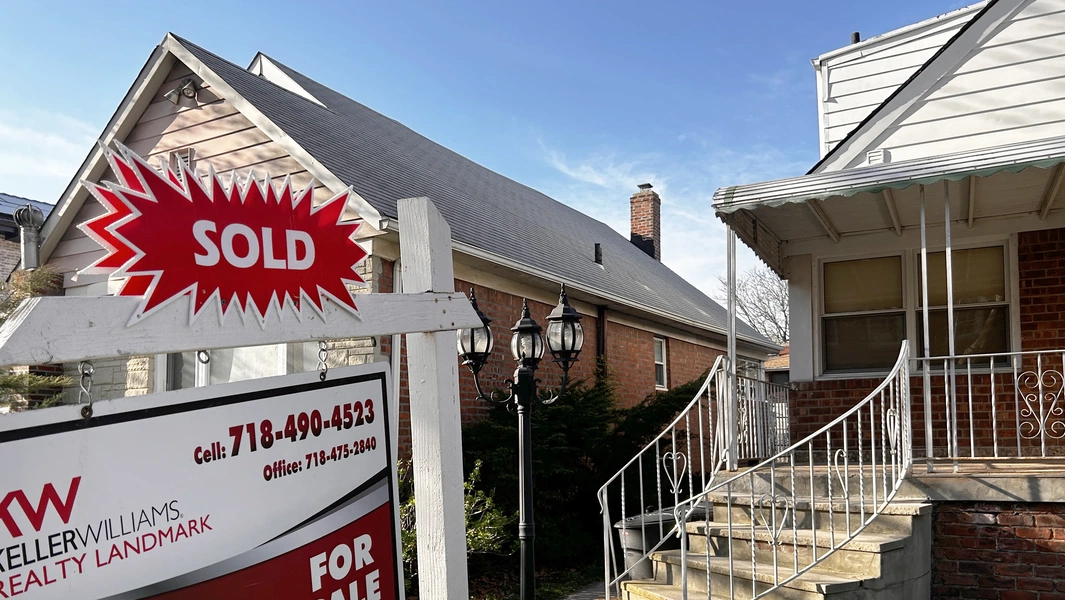 US home sales reach yearly peak amid shifting market