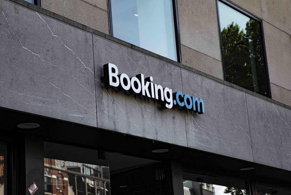 Travel apps and websites that quietly charge more than booking direct