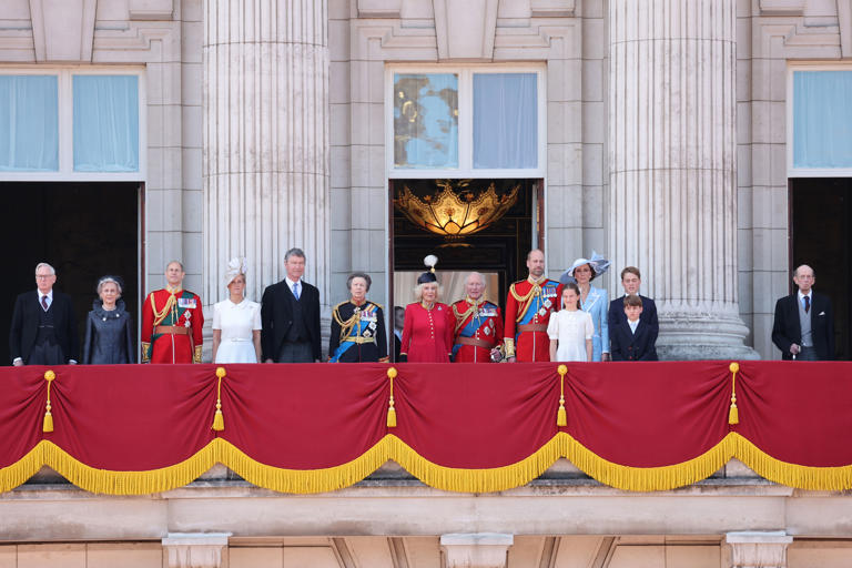 A previously unseen photo of Princess Charlotte and Prince William ...