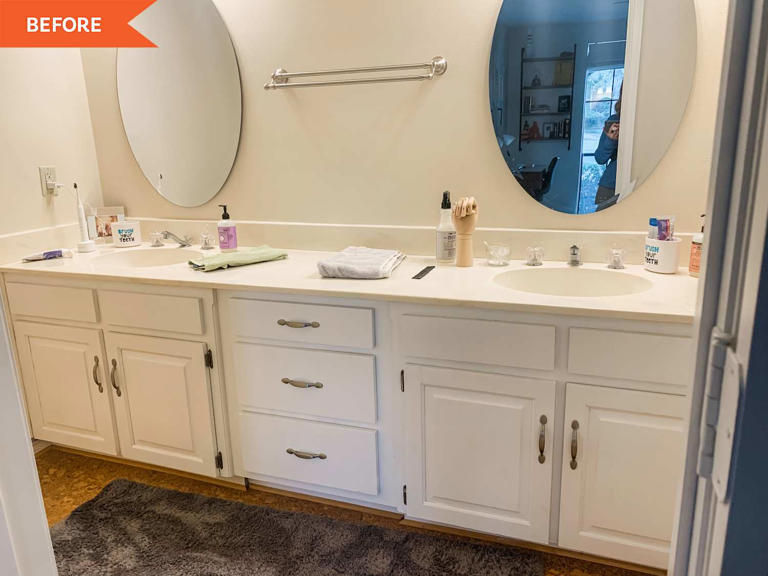 Her Paint DIY Completely Redid the Unfunctional Bathroom - It Looks ...