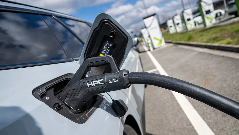 Gas, hybrid, and electric car reliability in 2026