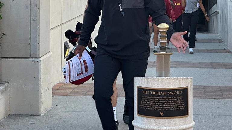 Cornerback recruit Jordan Slye Jr. gets candid on strong USC relationship