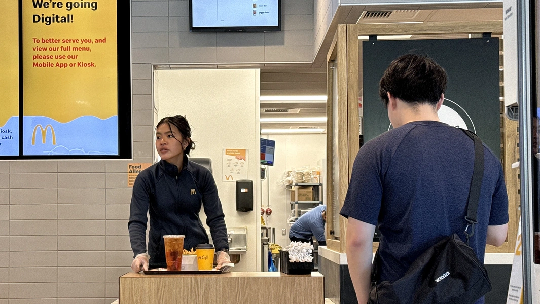 10 states with the highest and lowest fast food wages