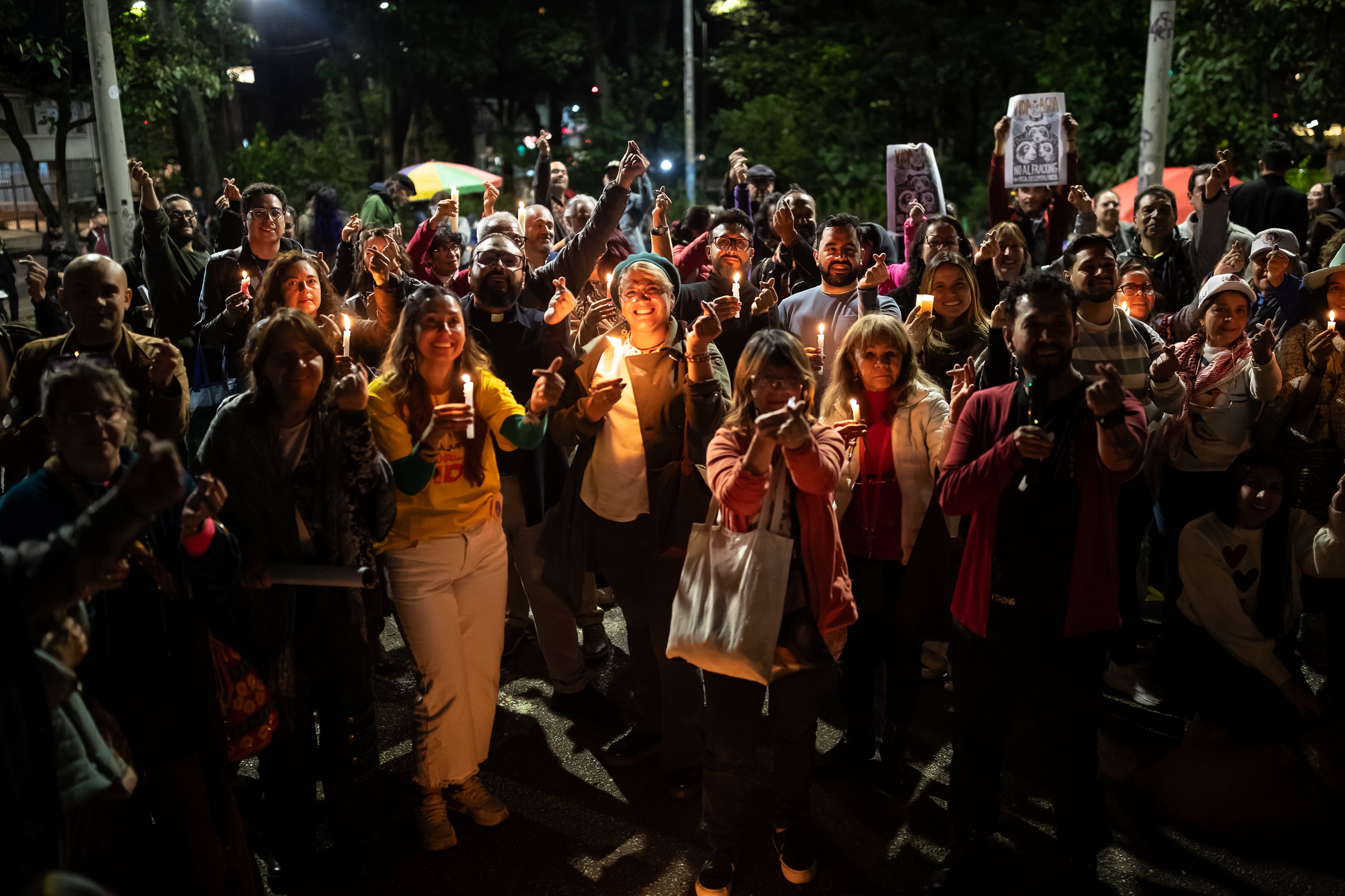 Los creyentes progresistas que le disputan el voto religioso a Abelardo ...