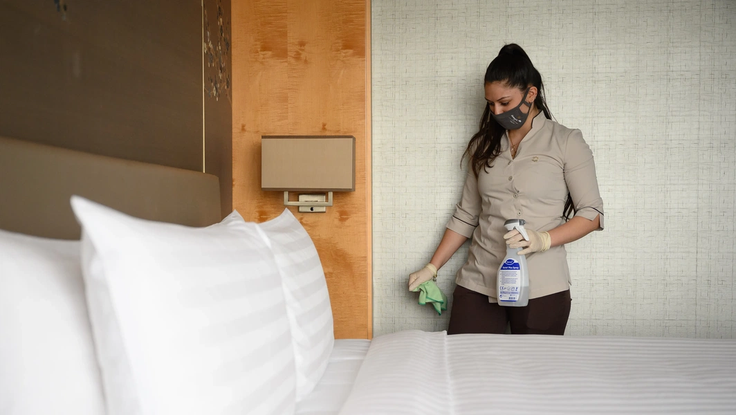 15 hotel room items to handle with caution