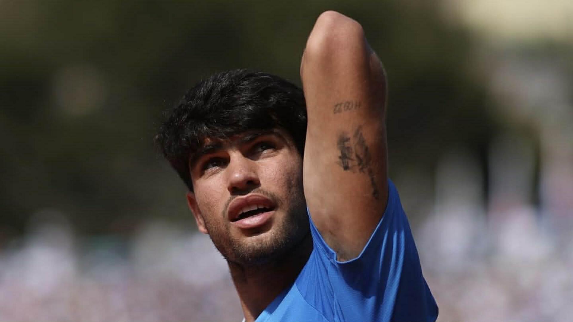 Carlos Alcaraz come Rocky: la corsa senza tutore fa sognare i tifosi