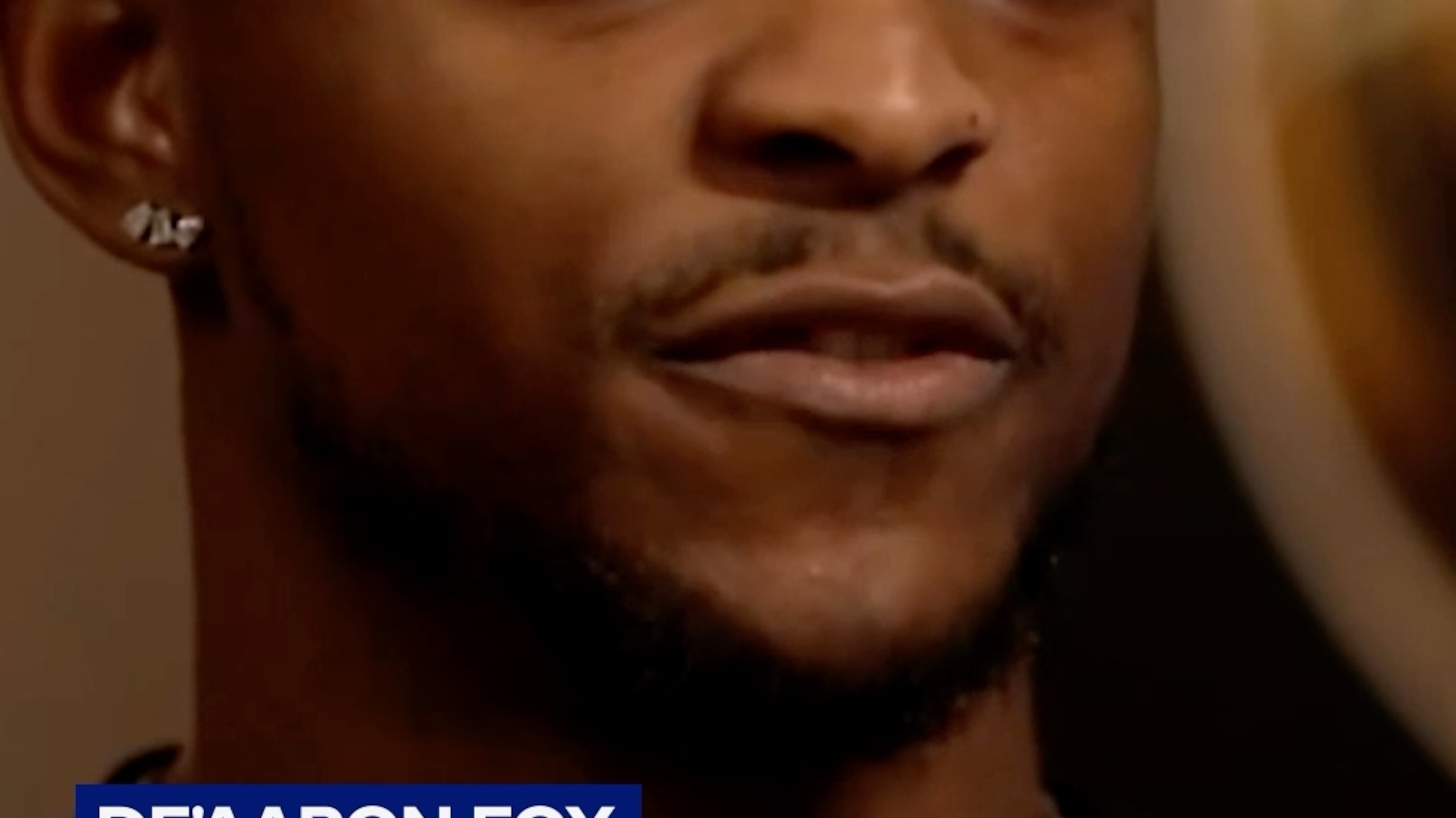 Spurs’ De’Aaron Fox breaks down the mood in the locker room ahead of Game 5