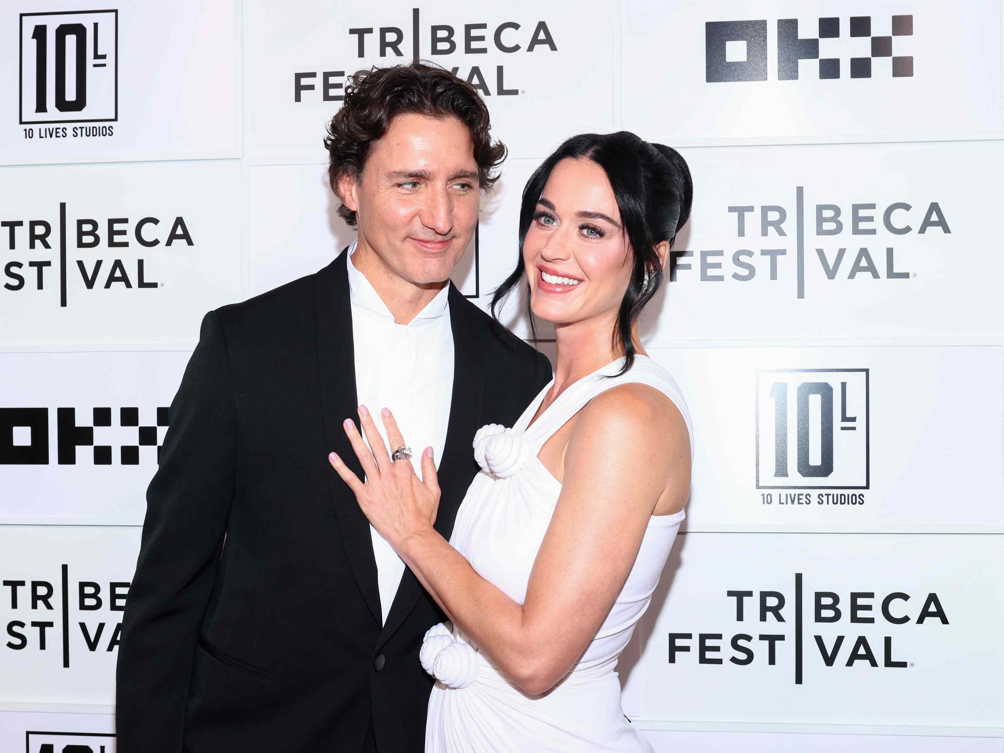 Katy Perry and Justin Trudeau cuddle up in the stands at the USA match ...