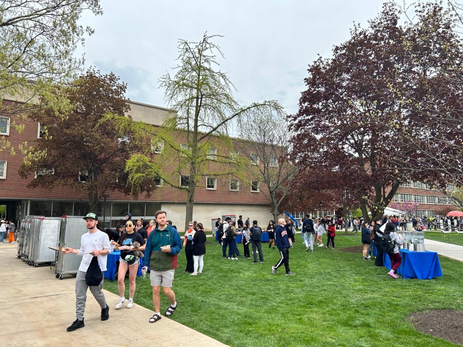 Syracuse University facing budget deficit as enrollment numbers fall short