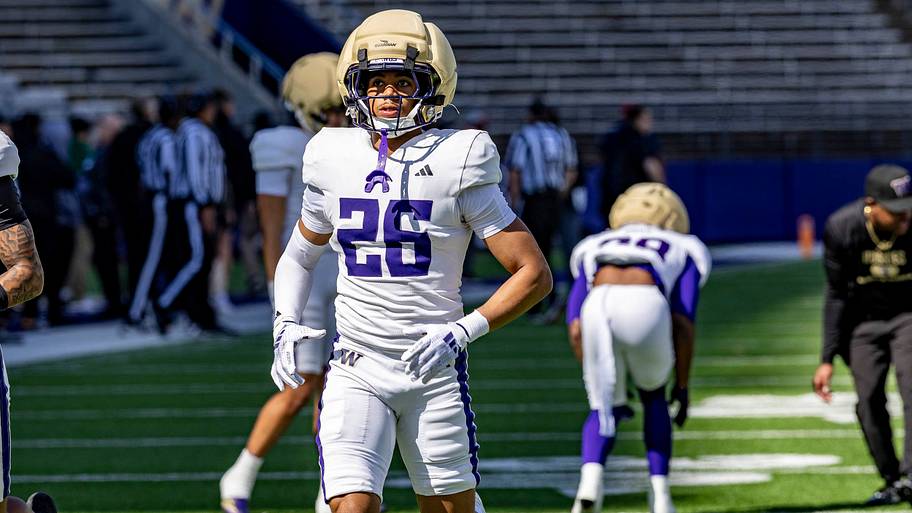 Elias Johnson made his move in UW spring ball