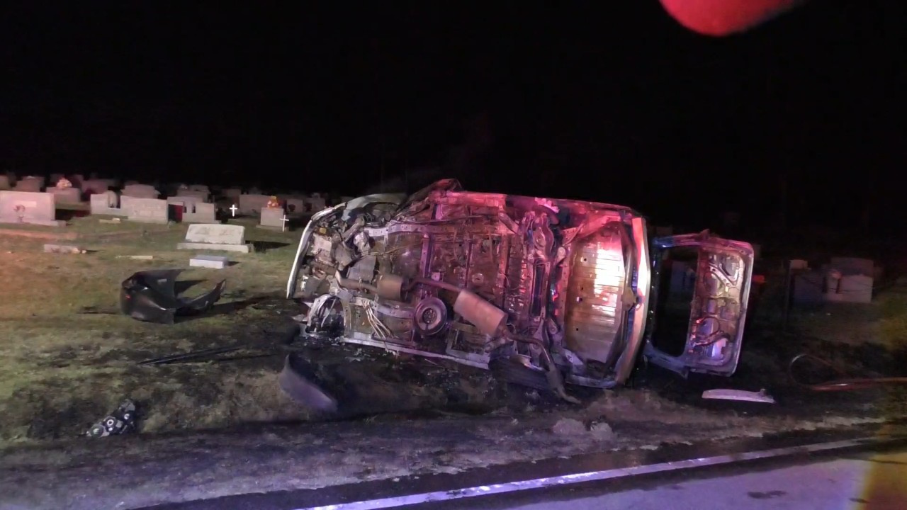 Minivan crashes, catches fire in Harnett County cemetery; 5 ...
