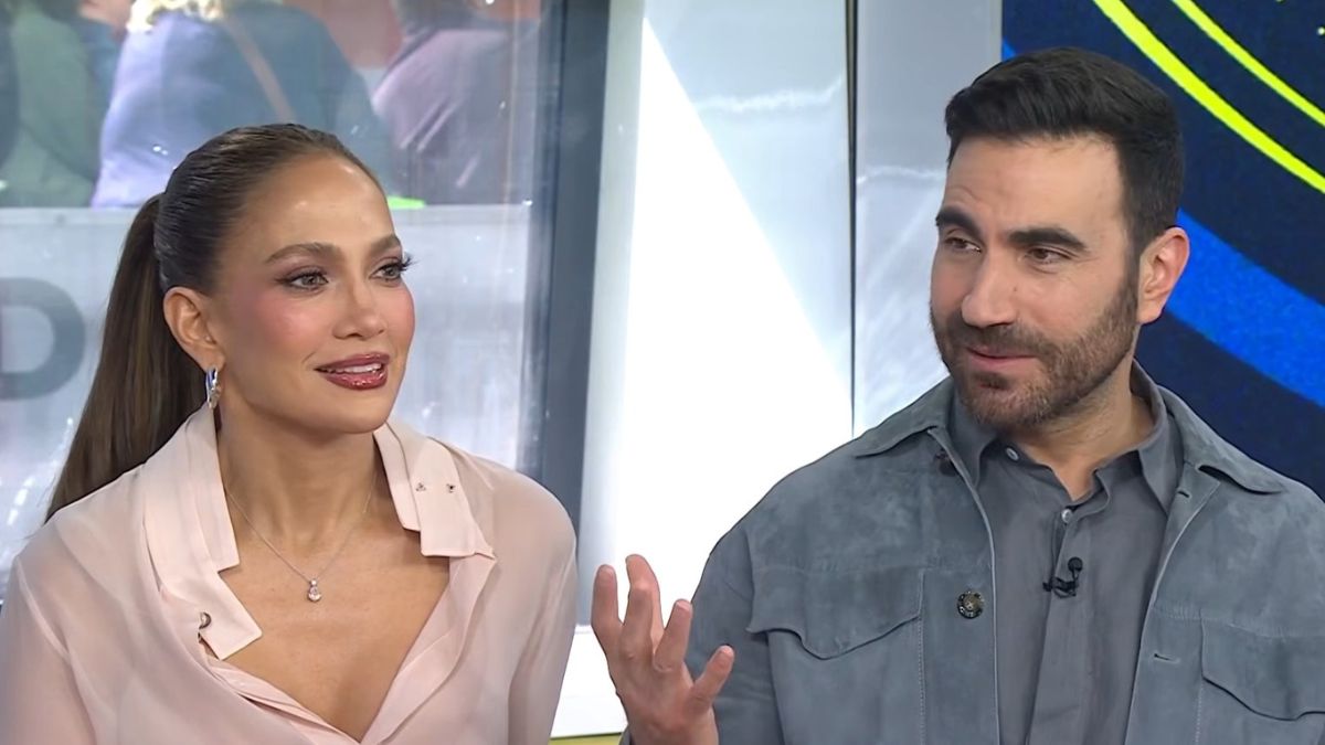 Jennifer Lopez shuts down Brett Goldstein dating rumors