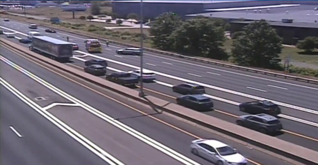 Several lanes closed on I-91 south in Hartford after two-vehicle crash