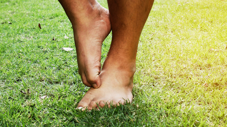 Possible reasons why your feet are always itchy