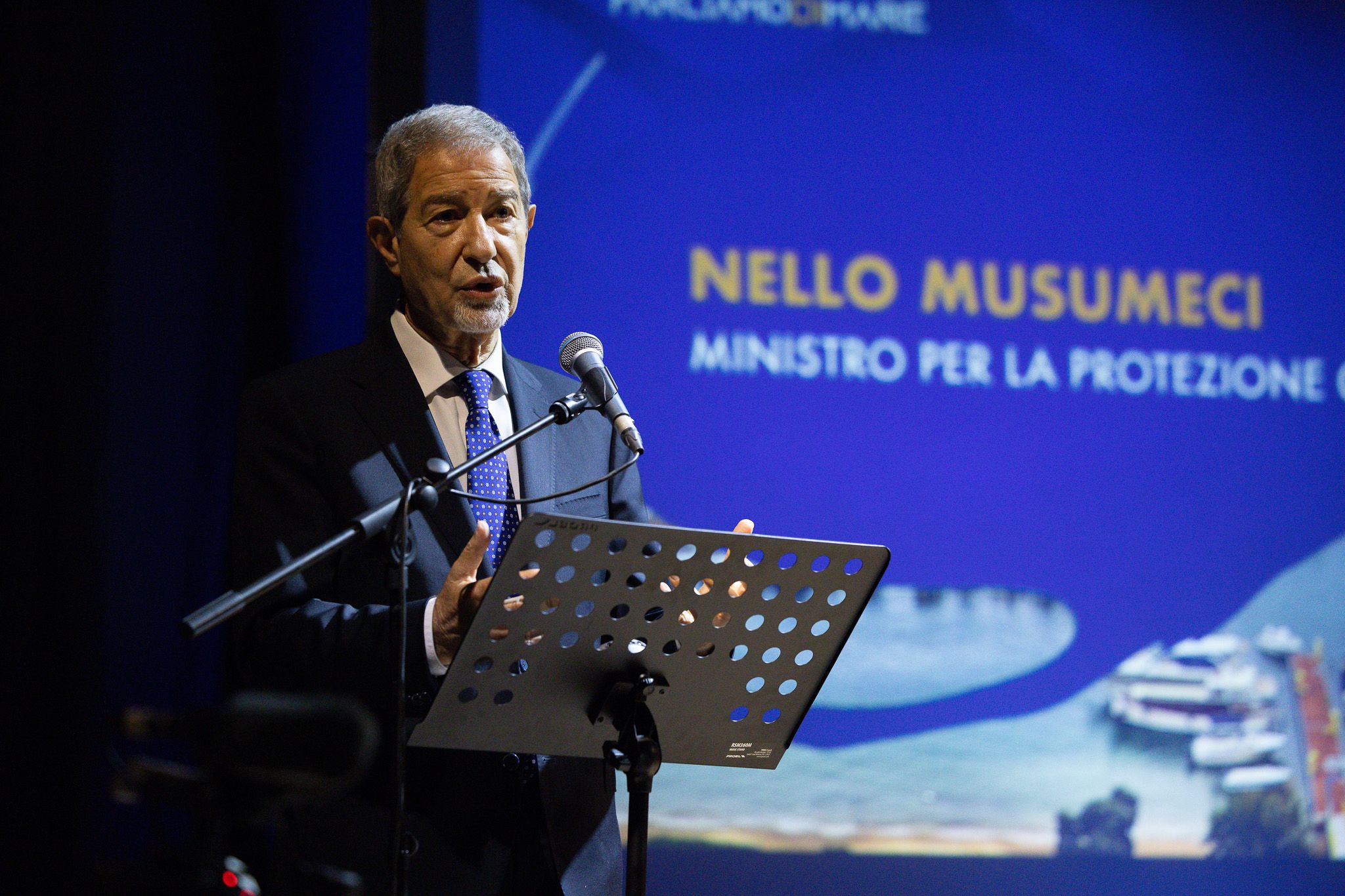 Cefalù, il ministro Musumeci: «L'Italia deve giocare la carta del mare»