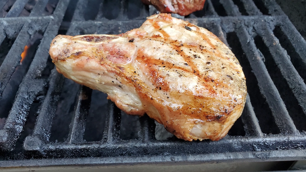 Juicy pork chops made easy for home cooks